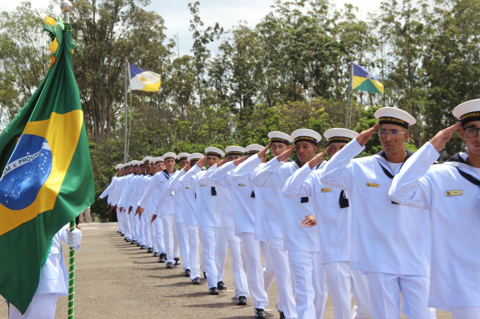 Cerimônia de Juramento à Bandeira pelos Cabos-RM2 e Marinheiros ...