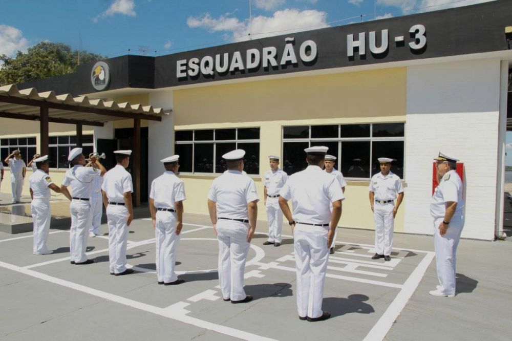 Esqd HU-3 recebe visita do Comandante da Marinha | COM9DN